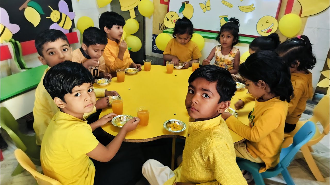 UKG :- Yellow Colour Day & Mango Party 23k @Bachpan-School-Merta - YouTube