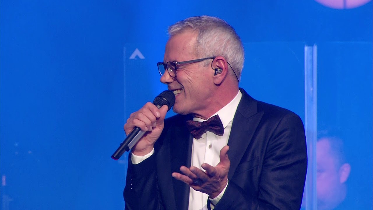 Robert Janowski - Już taki jestem zimny drań (Live) - YouTube