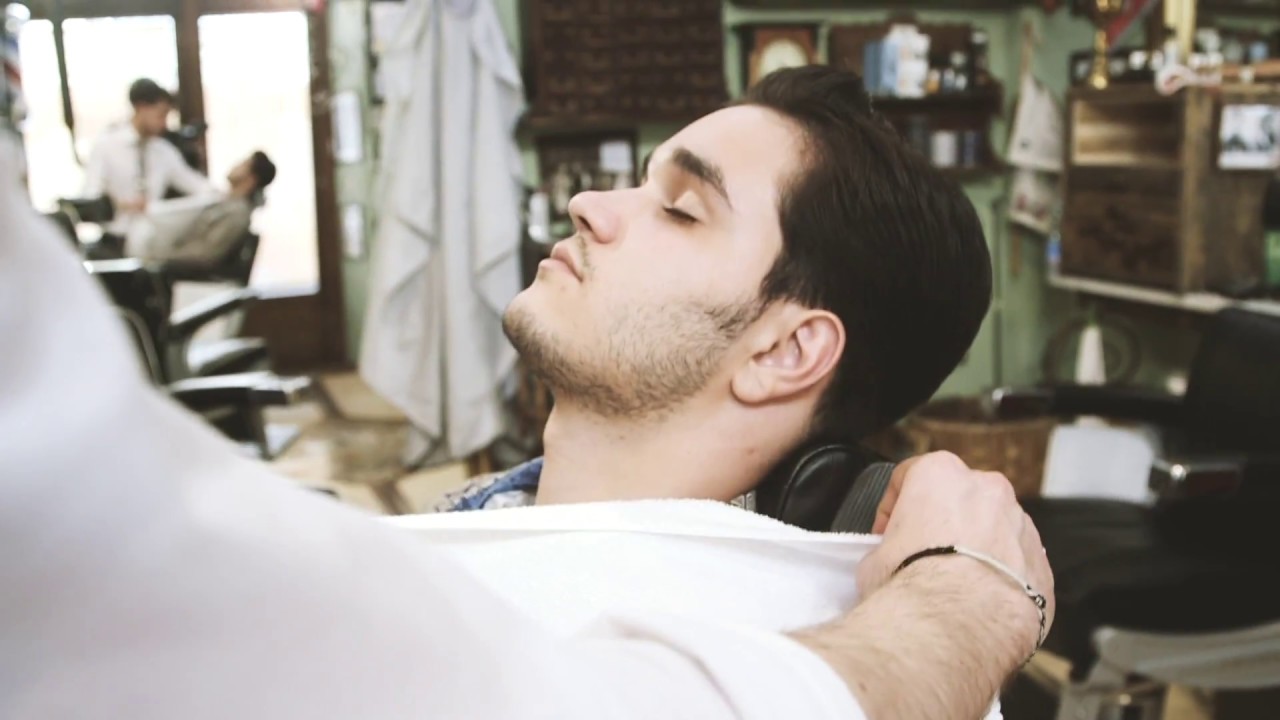 Old School Italian Shave with straight razor barber (part 1) - YouTube