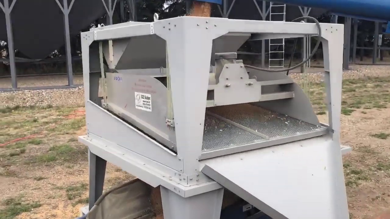 Pre-cleaning wheat with GCS Scalper - YouTube