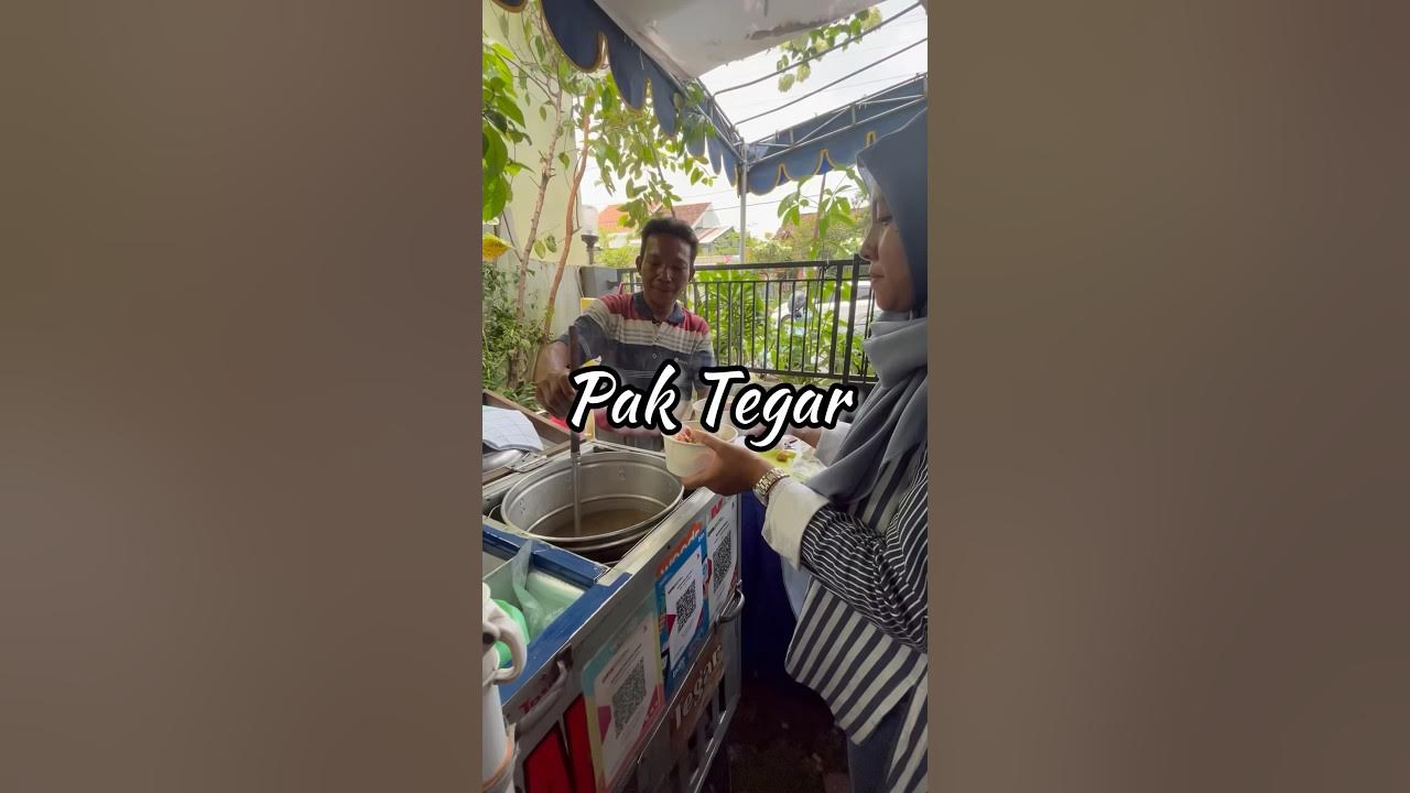 KENAPA BANYAK YANG KETAGIHAN BAKSO PAK TEGAR YA ? - YouTube