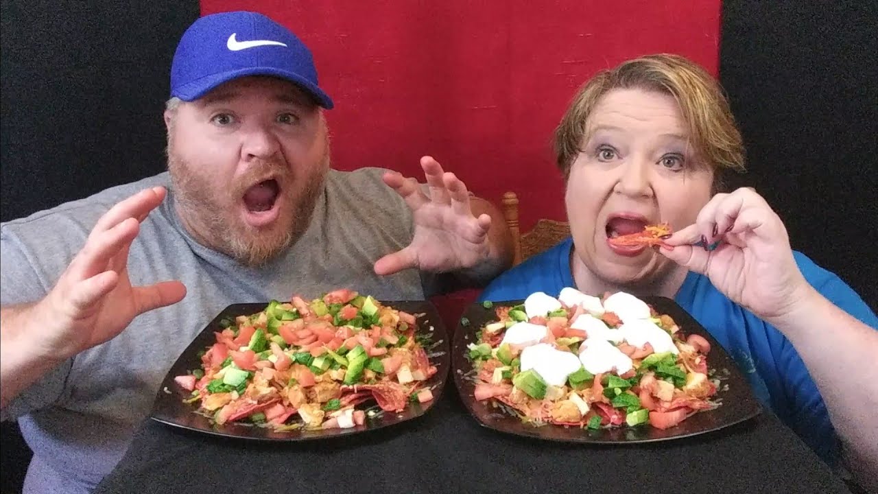 Fully loaded nachos mukbang y'all!!! - YouTube