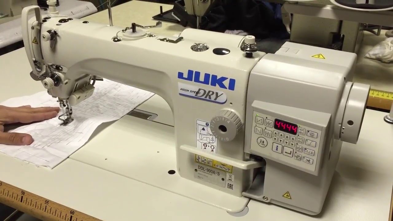 JUKI DDL-900A-S piqueuse plate coupe fil - YouTube