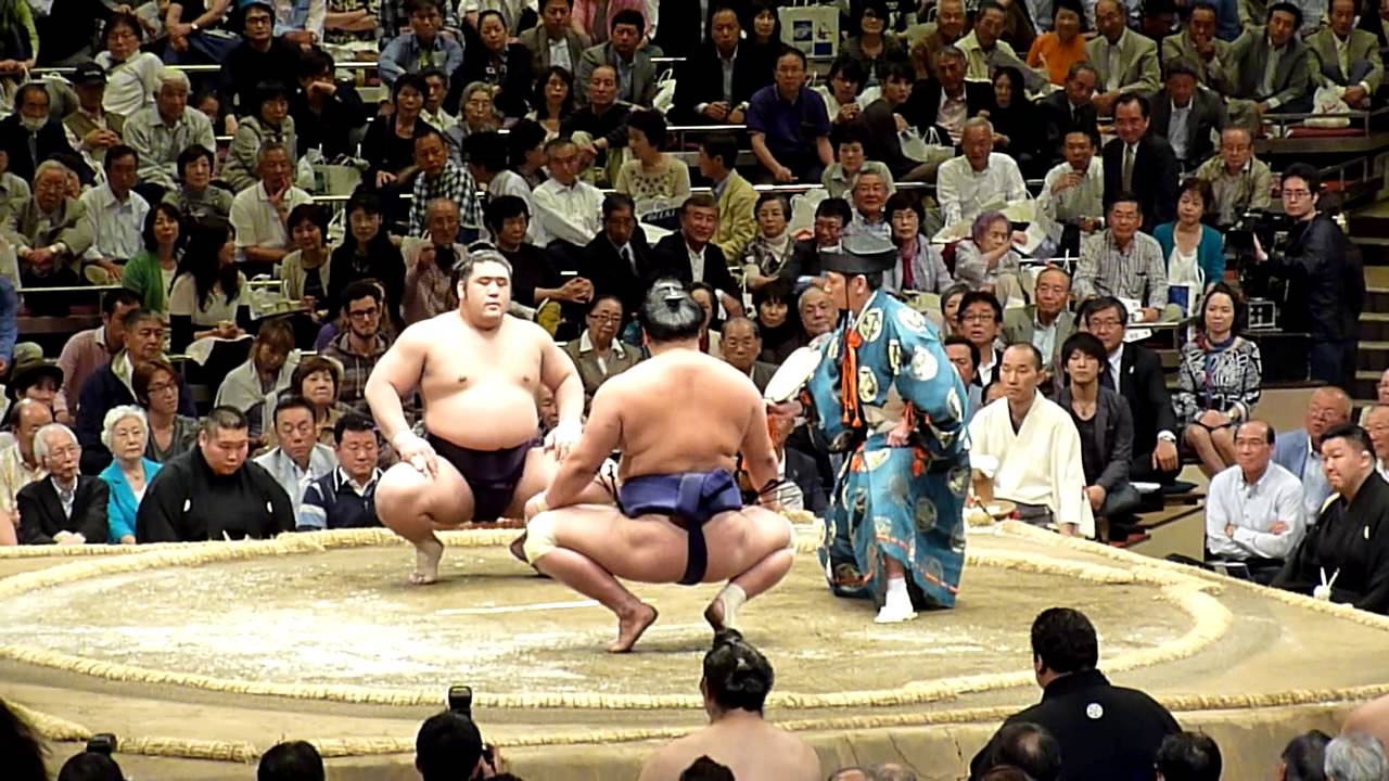 Komusubi Tochiozan (2-7) - Myogiryu (6-3) , Sumo : Natsubasho 2013 ...