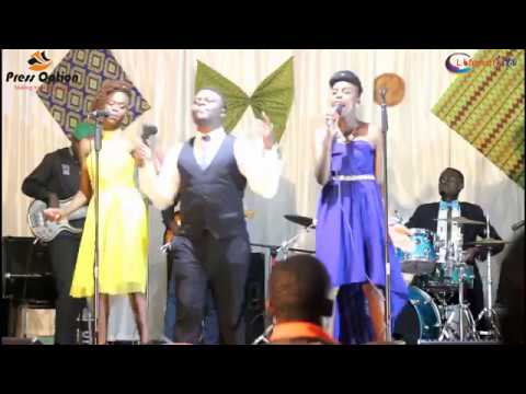 Sabastian Magacha singing at Anibal Sisters (Simuka Upenye) Album ...