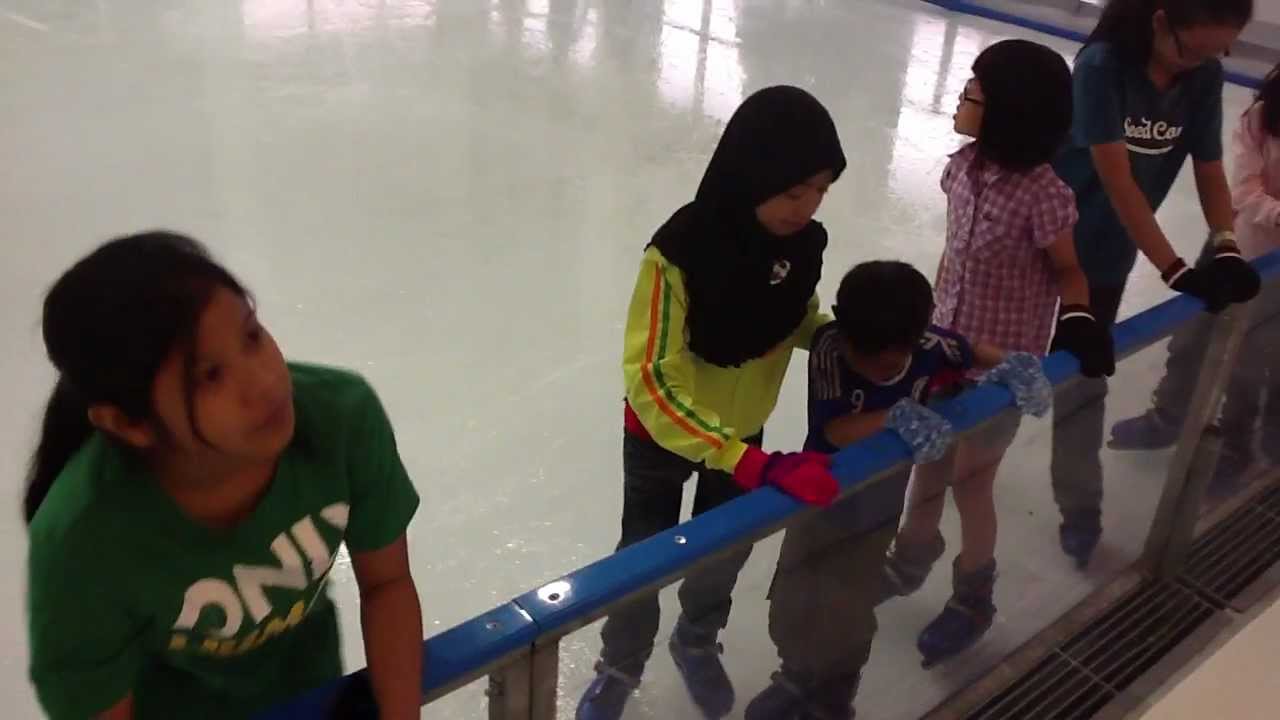 Ice skating @ the curve - YouTube