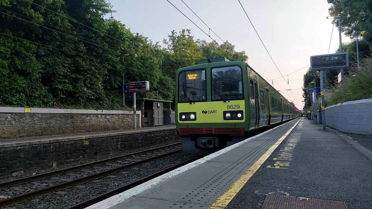 Class 8500 Dart Arriving Into Raheny Station - YouTube