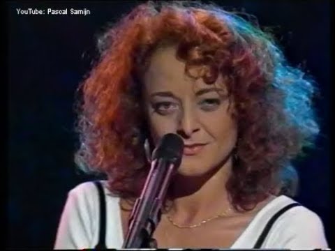 Petra Polak - Walk on by - YouTube