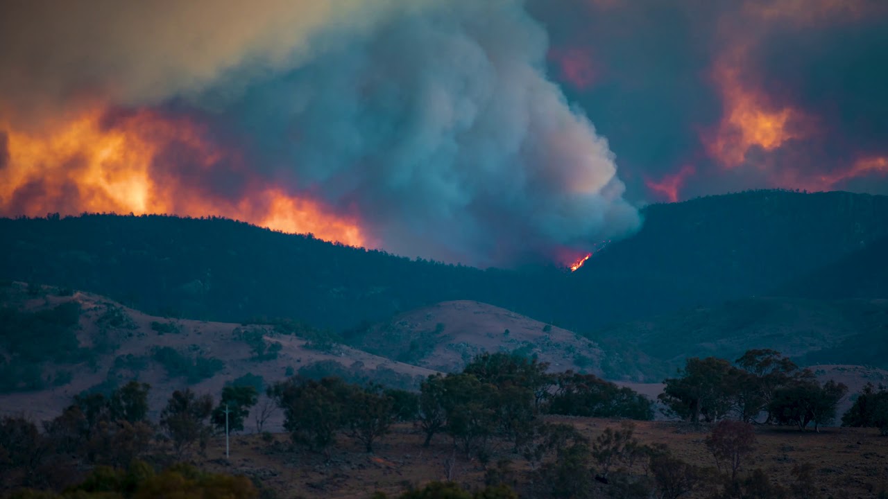 Orroral Valley fire - Mount Tennent flames - YouTube