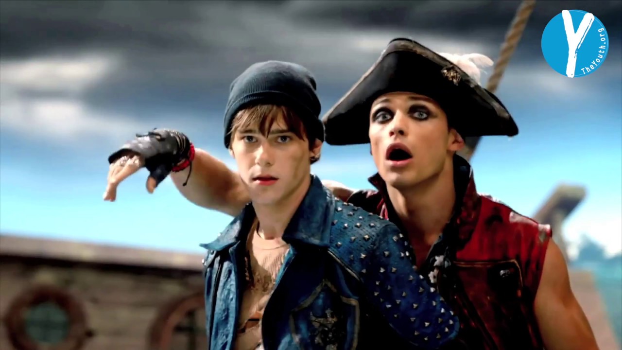 EXCLUSIVE INTERVIEW DISNEY DESCENDANTS 2: Cameron & Thomas - YouTube