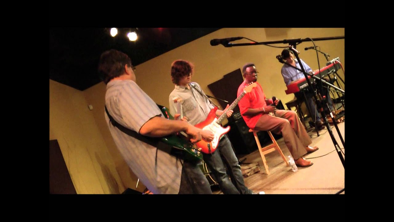 15 year old Johnny Reno Prentice trades licks with Pat Bergeson - YouTube