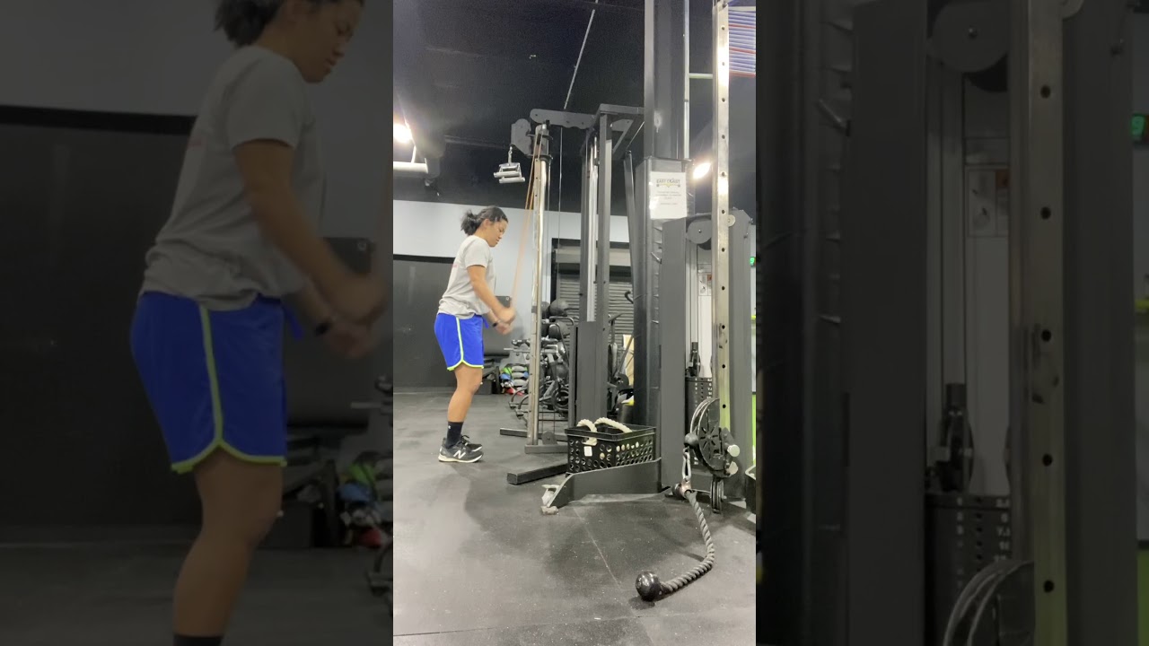 Band Tricep Pulldown - YouTube