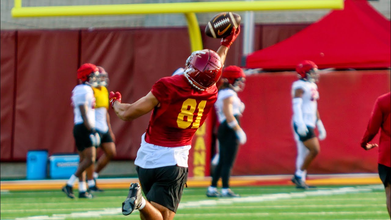 Scenes from USC’s first football practice of fall camp - YouTube