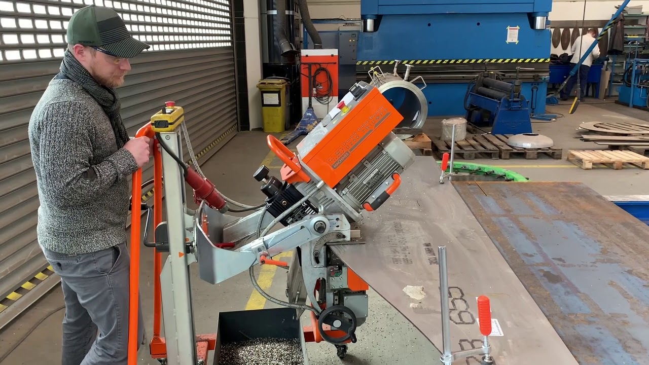 Bevelling of outer radius by UZ50 TRIUMPH (unique double sided beveling ...