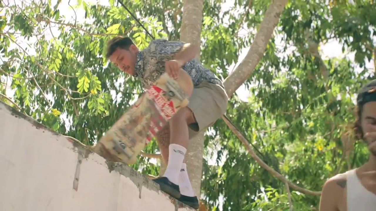 DYLAN RIEDER SURF FOR THE TEAM AVERAGE //TRIP TO SRI LANKA// - YouTube