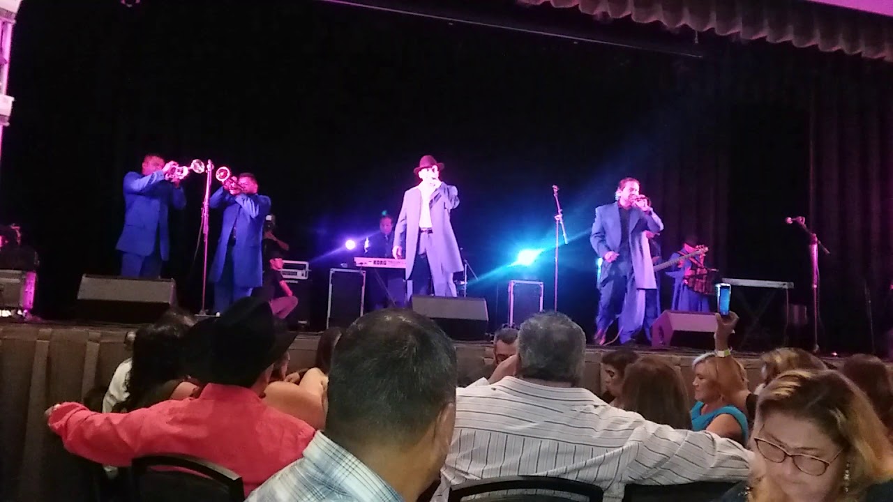 Banda Pachuco. Mi primer amor y Palabra de Hombre - YouTube