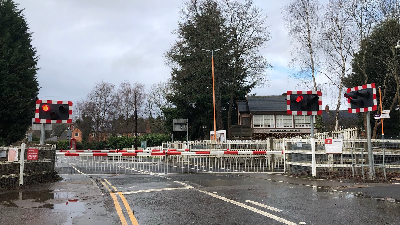 Blakedown Level Crossing, Worcestershire (07/02/2026) - YouTube