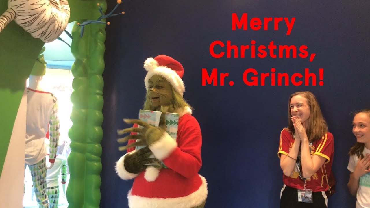 Grinchmas | Giving a Gift to the Grinch - YouTube