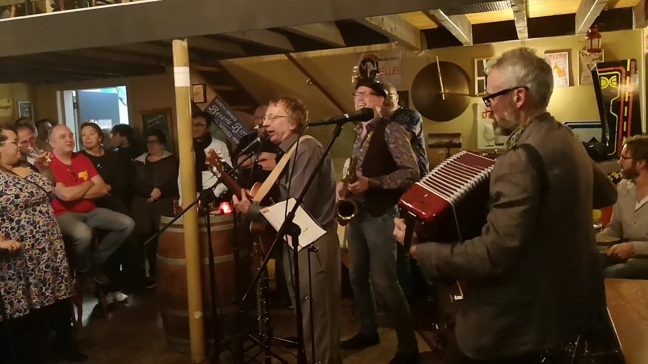 De Bak Band - 'De besten dat zijn wij', live @ StayOkay Haarlem - YouTube