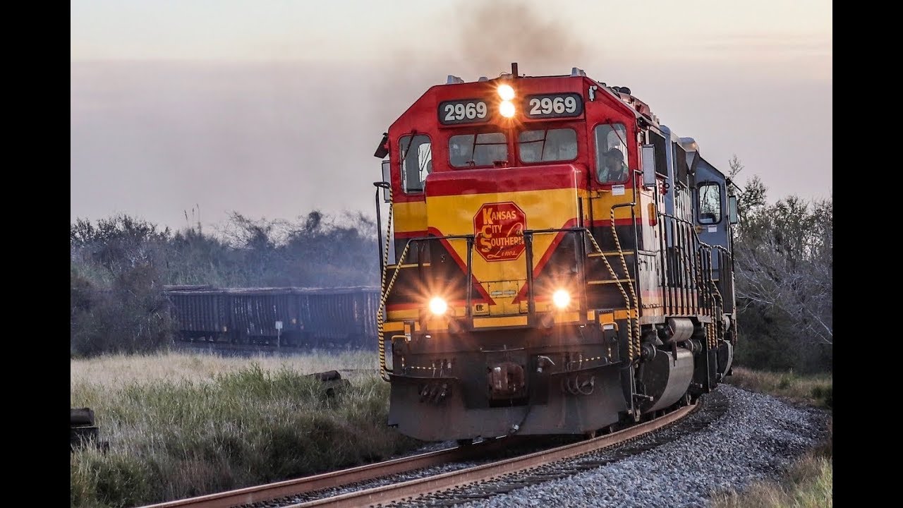 Chasing KCS 2969 and KCS 2964 on the Corpus Christi local - YouTube