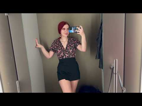 Shopping in Cecilia de Rafael tights. THEY ARE SO SHINYYY!!!