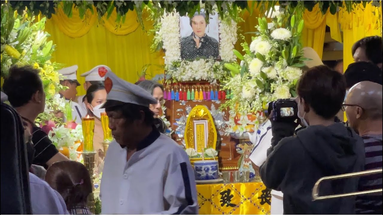 Đám tang Vũ Linh: Lễ nhập quan bi thương, người nhà và bạn bè khóc ngất ...