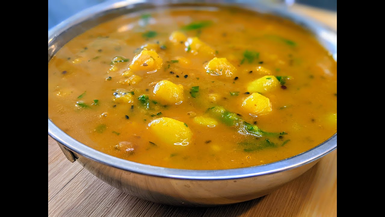 Aloo Tarkari POTATO CURRY halwa puri salaan TRADITIONAL Pakistani ...