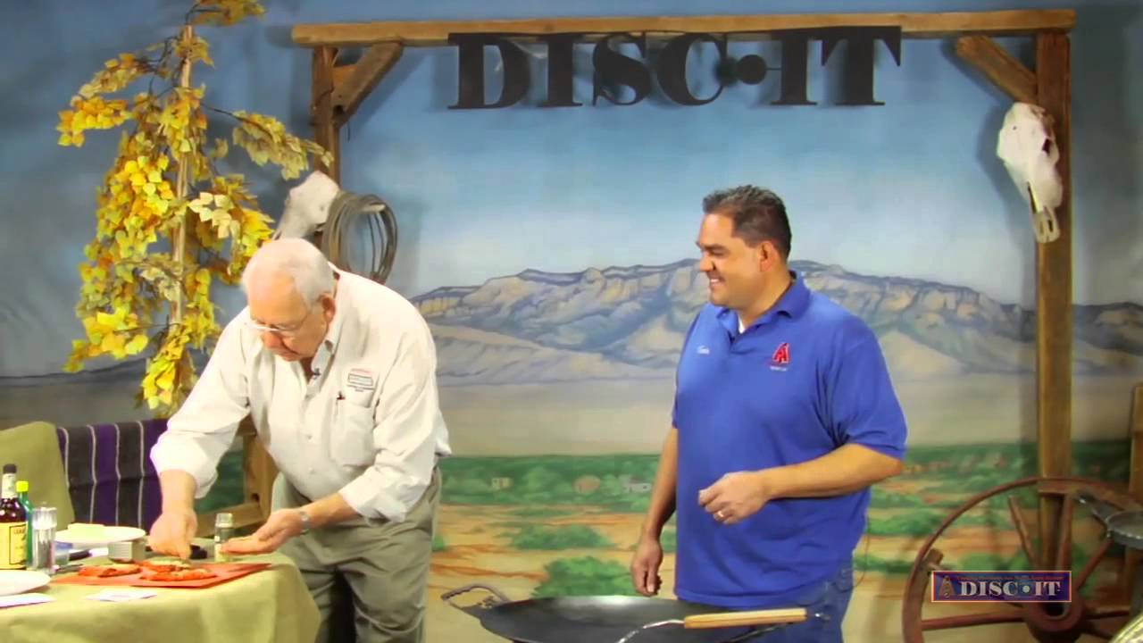 Bob Gerding makes Elk Steaks Diane on the DISC-IT! 06 Ep01 - YouTube