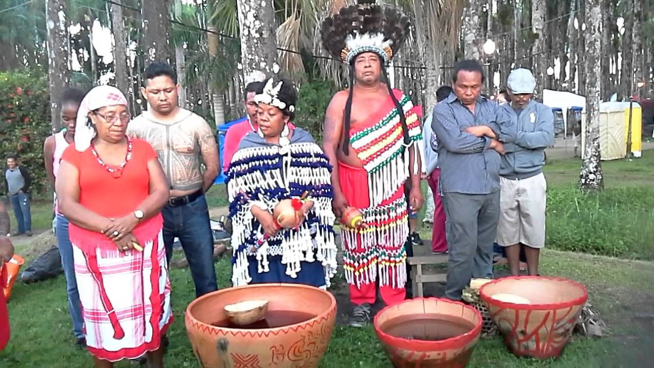 Opening Dag der Inheemsen 2016 middels gebed en swiet watra - YouTube