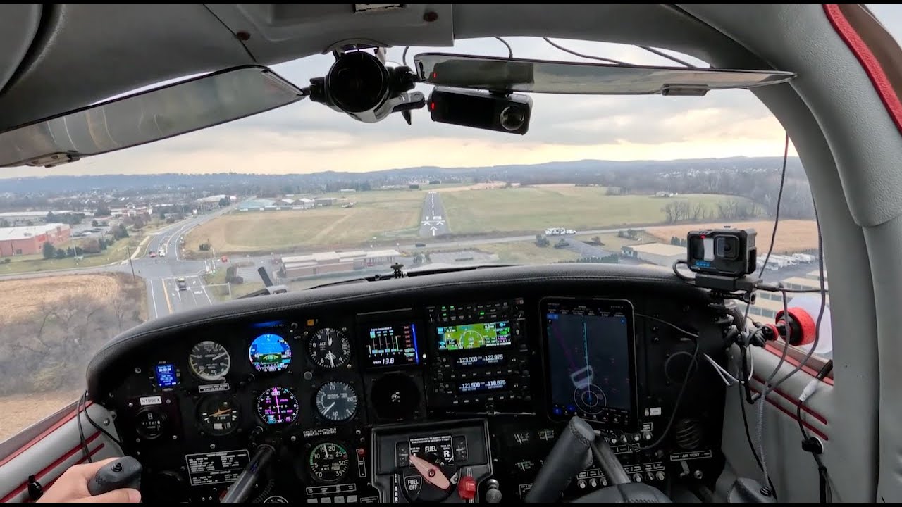 Tomahawk Short Field landing and Turbulent Final - YouTube