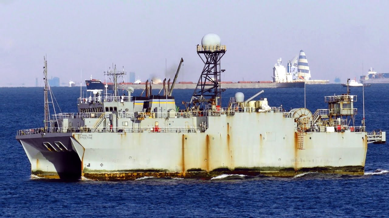 汚れが！米音響測定艦 USNS EFFECTIVE 横浜入港 2021年1月9日 - YouTube