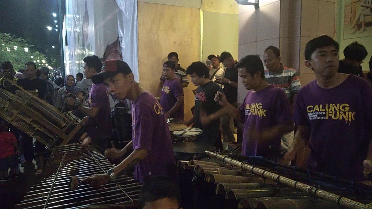 Musik Angklung - CALUNG FUNK YOGYAKARTA (Prei Kanan Kiri) - YouTube