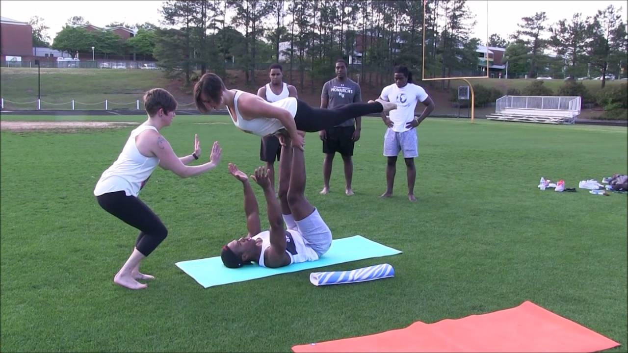 The DreamTeam Meets Acro Yoga - YouTube