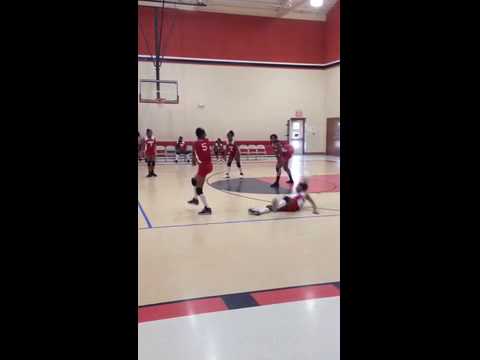 Volleyball player gets hit in the face - YouTube