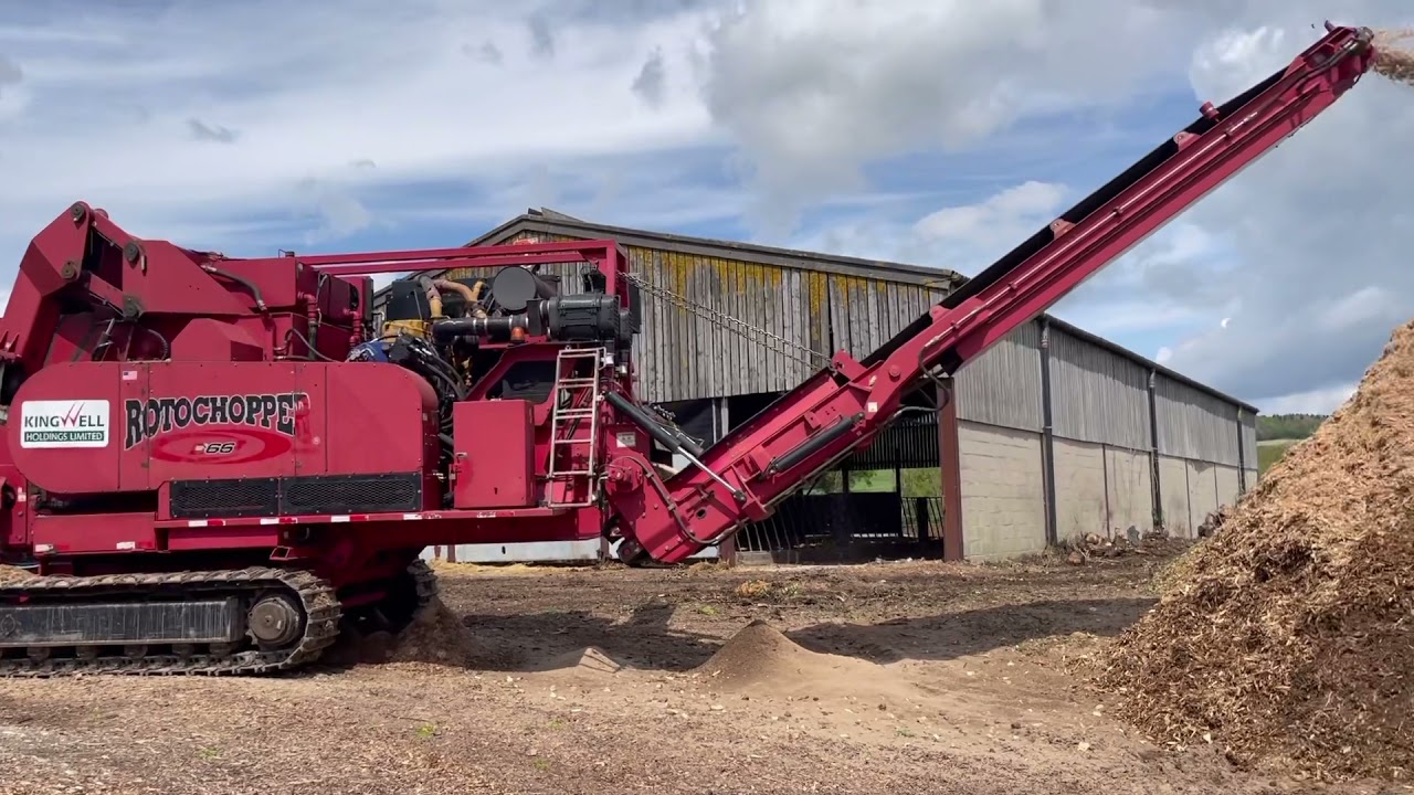 BIG MULCHER! Processing arb waste - YouTube