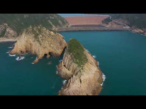 Güçlü Deniz Dalgaları ve Uçurum Manzarası | Rahatlatıcı Doğa Sesleri (4K)