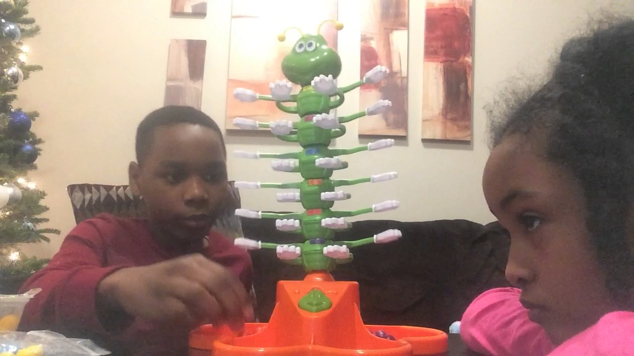 GIGGLE WIGGLE - YouTube