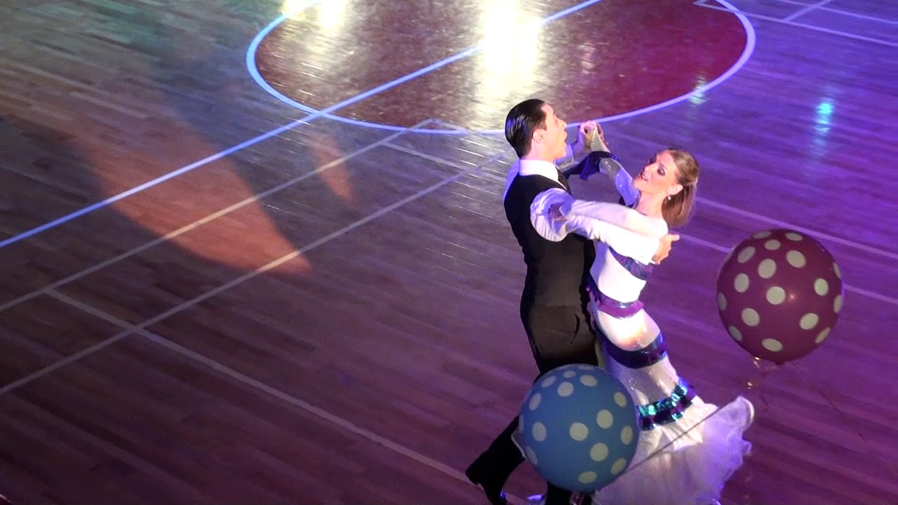 國際巨星Stefano Soldati & Annalisa Longo摩登舞表演：維也納華爾滋20140803 - YouTube