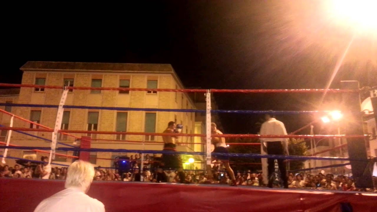 Francesco Lezzi Vs Rauseo 6' round - YouTube