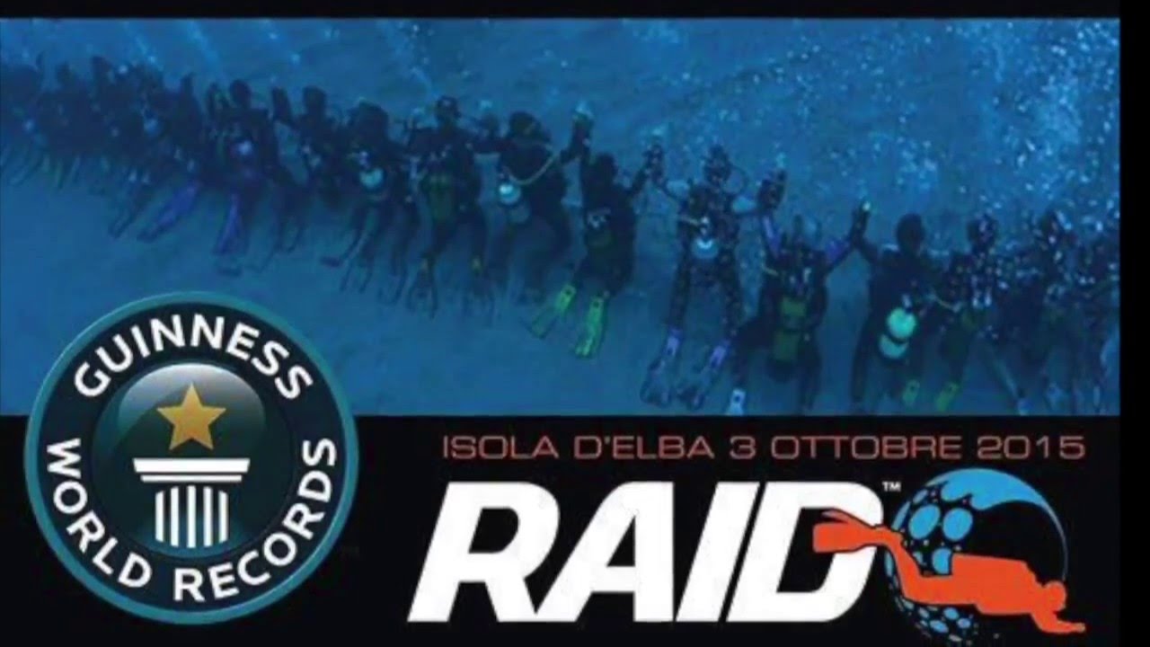 Guinness Word Records. The longest human chain underwater consists of ...
