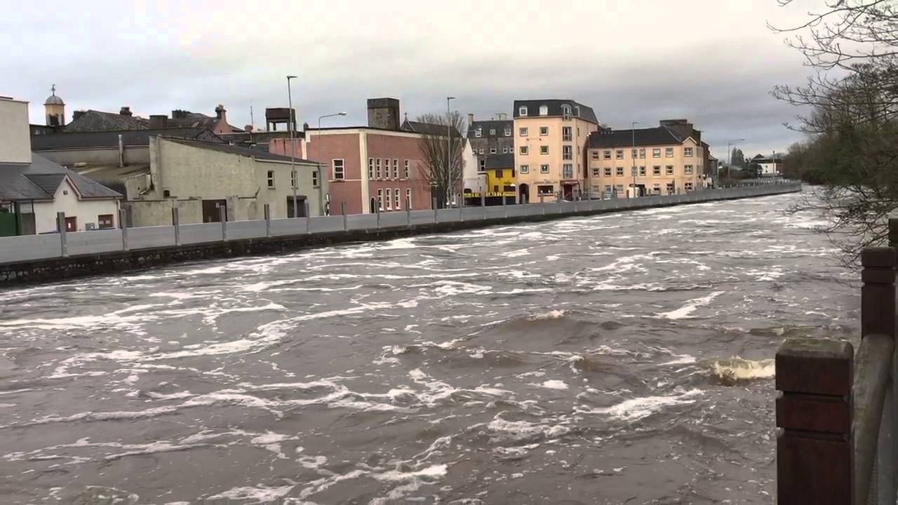 Clonmel Floods 2016, Old Bridge. - YouTube