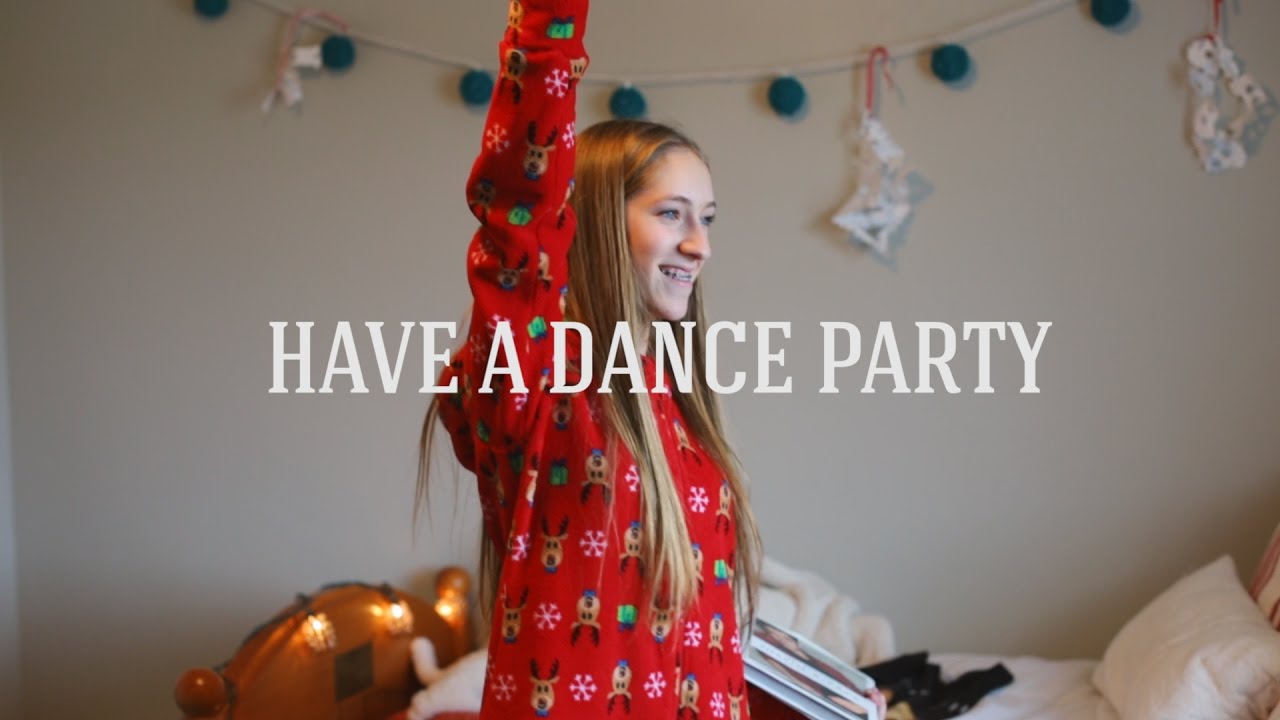 Abby's Christmas Morning Routine & Festive Decorating! | #12DaysofGS ...