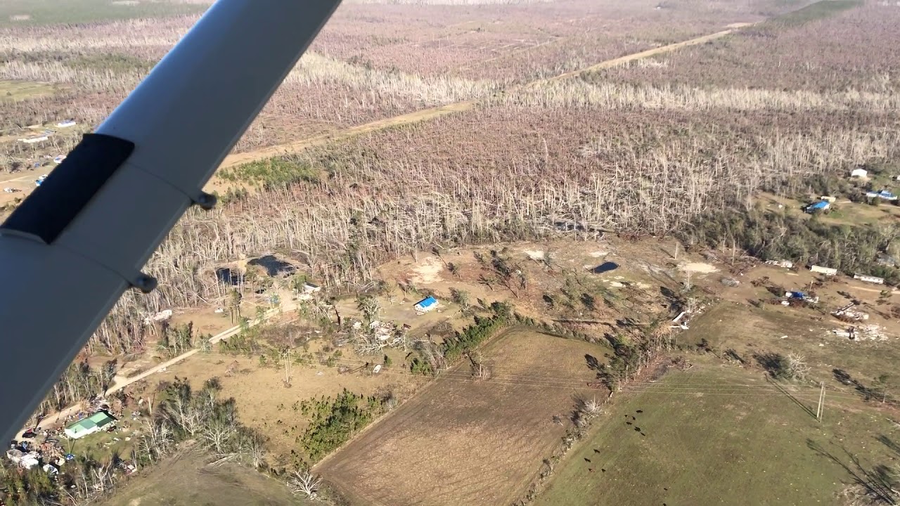 Cessna 152 Sparrow Hawk Takeoff F95 - YouTube
