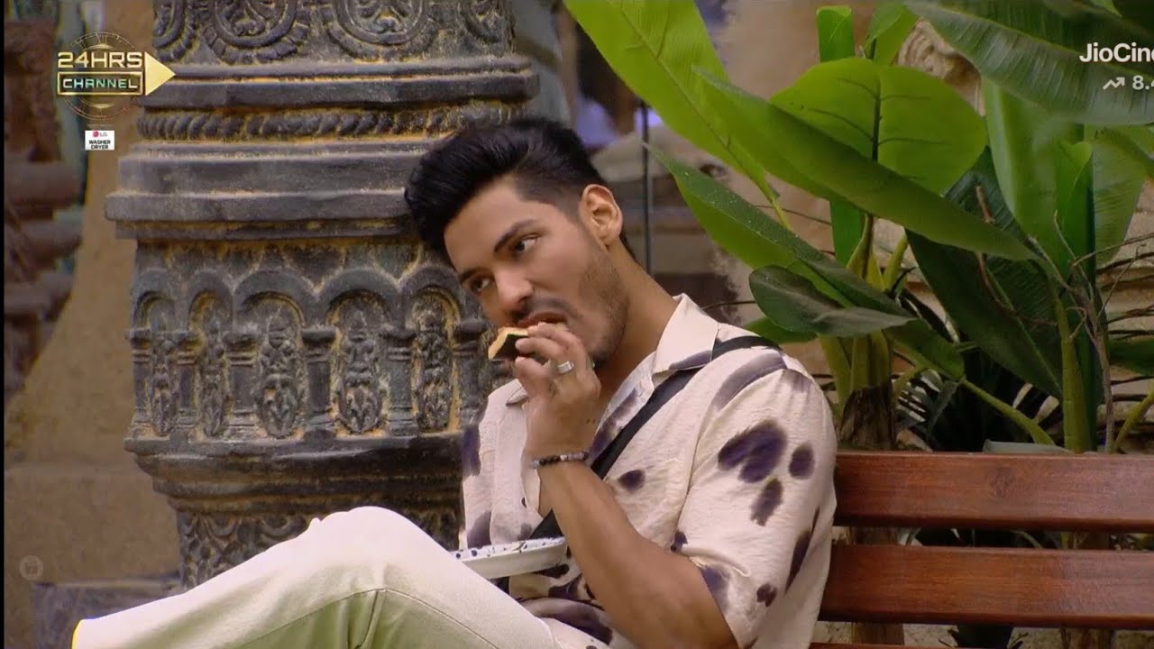 Bigg Boss Season 18 Live: Digvijay Ko Bacho Kk Tarah Watermelon Khata ...