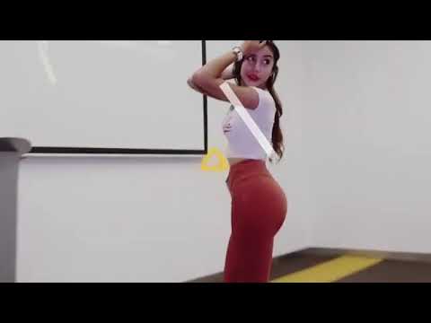 Desfile de Brunella jeans en premios CIAIMB