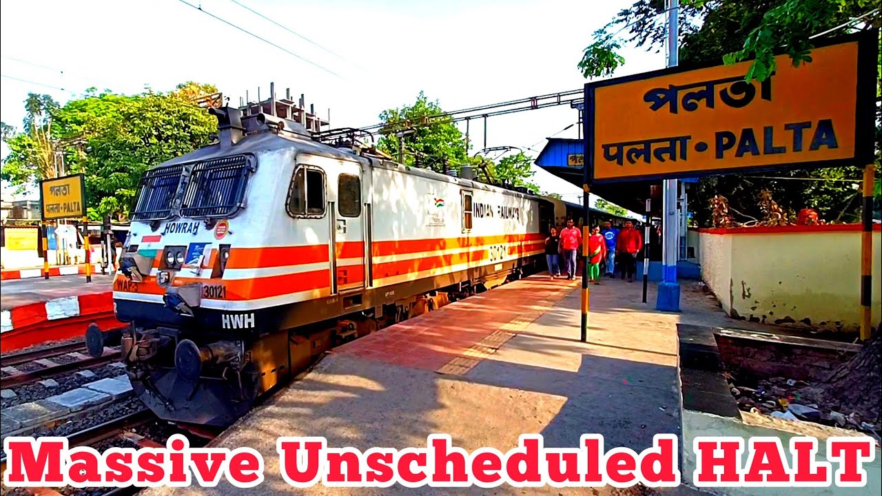 03172 Lalgola Sealdah Passenger departing Palta station after it's ...