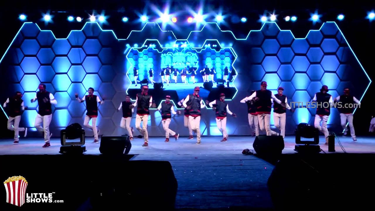 LOYOLA DREAM TEAM Dance Performance at TECHOFES 2015 - YouTube