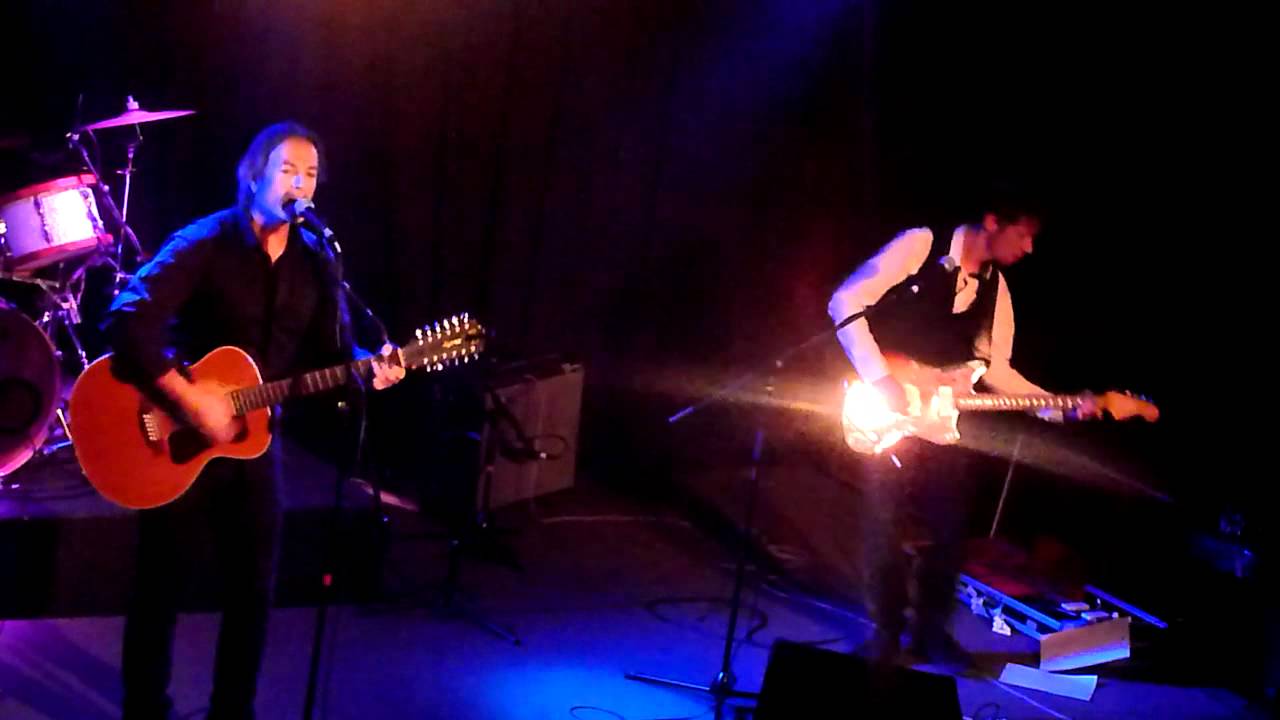 Steve Kilbey & Ricky Maymi - Lowboy - Sydney 07-07-2011 - YouTube