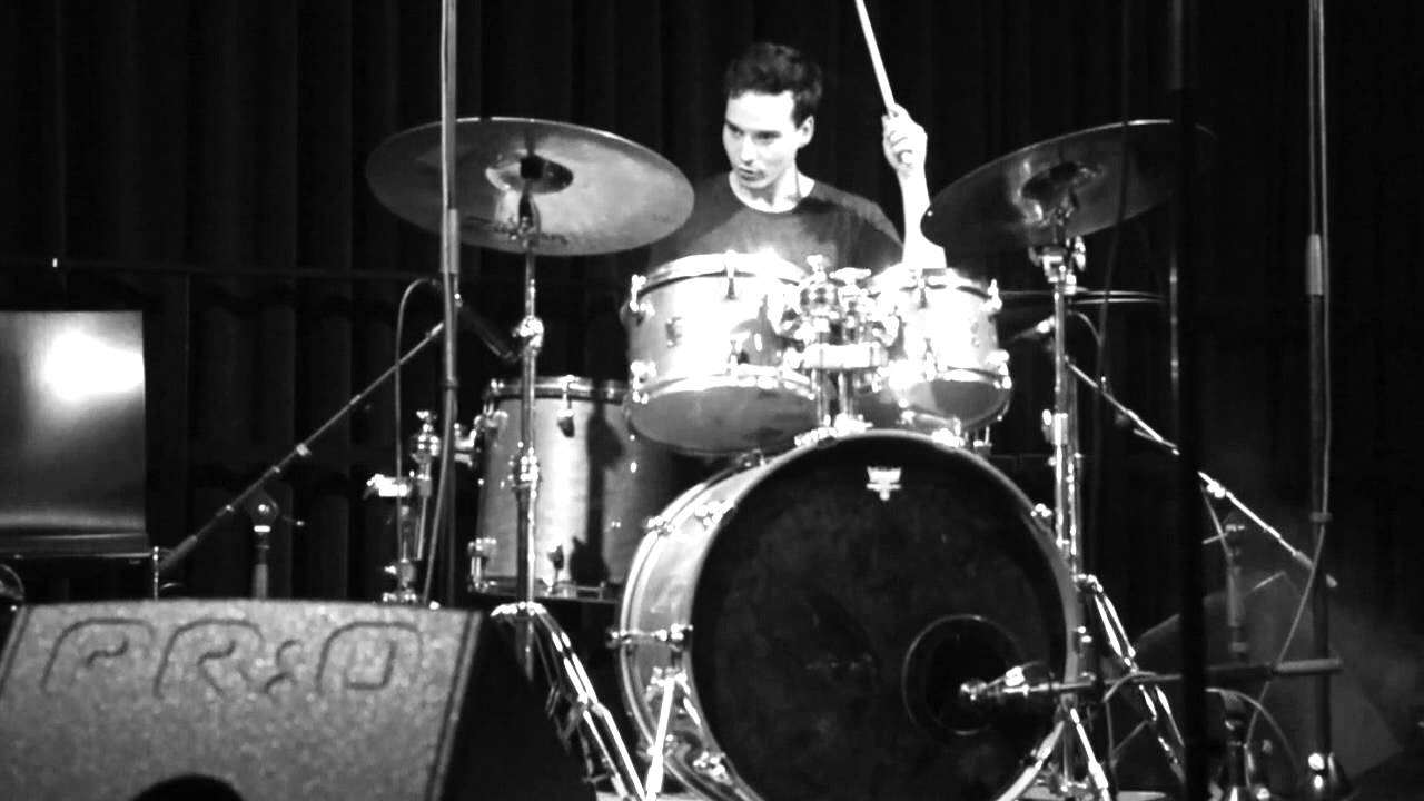 Drumsolo Peter Frosch - YouTube