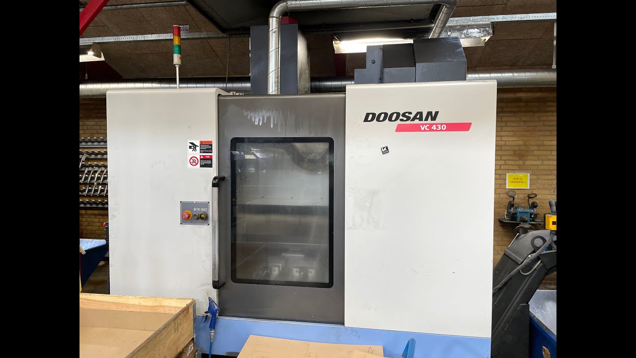 DOOSAN VC 430 - YouTube
